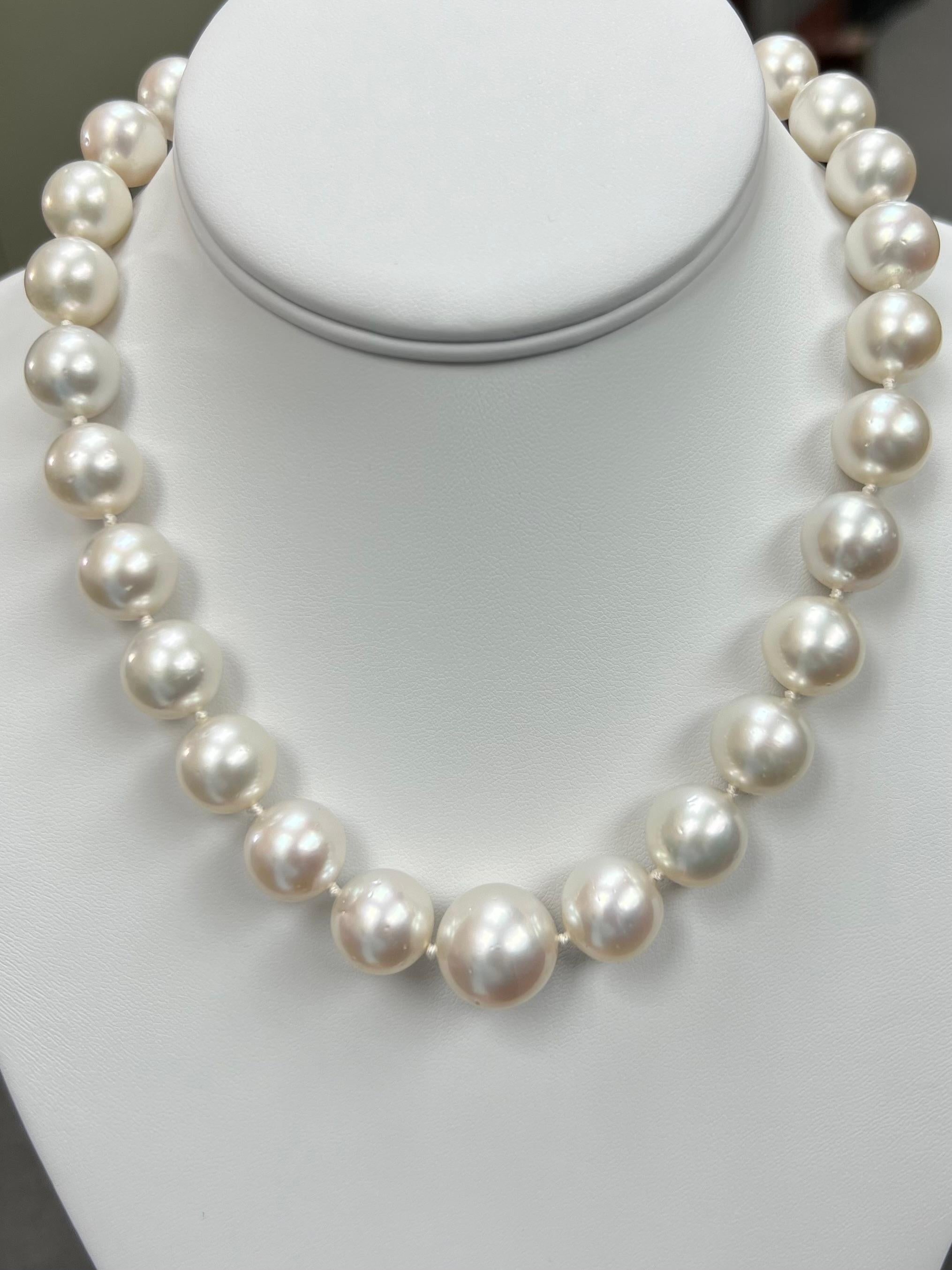 Graduated South Sea Pearl Diamond Platinum Necklace For Sale at 1stDibs