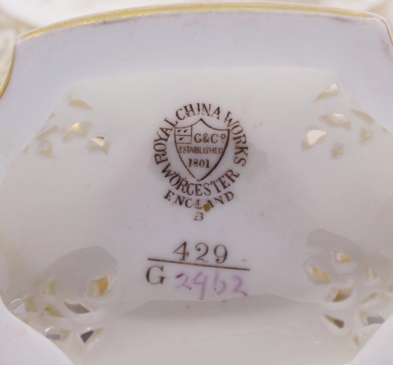 Grainger Worcester Royal China Works Blush Vase, 1892 For Sale at 1stDibs