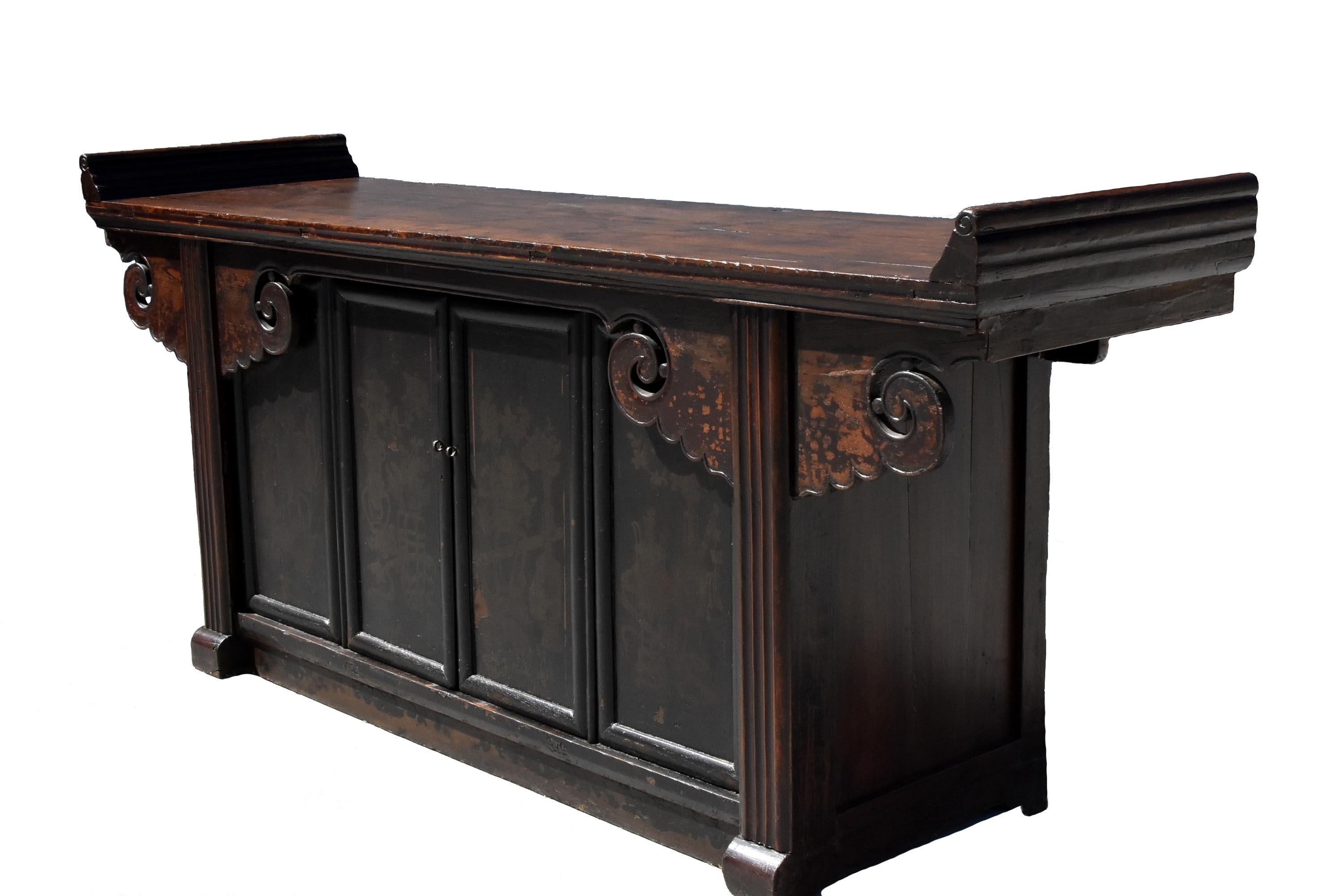 Grand Antique Chinese Altar For Sale at 1stDibs