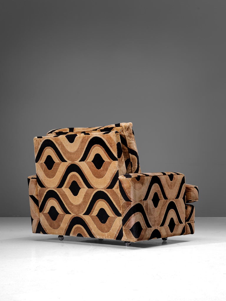 Grand French Pair of Lounge Chairs in Patterned Fabric at 1stDibs