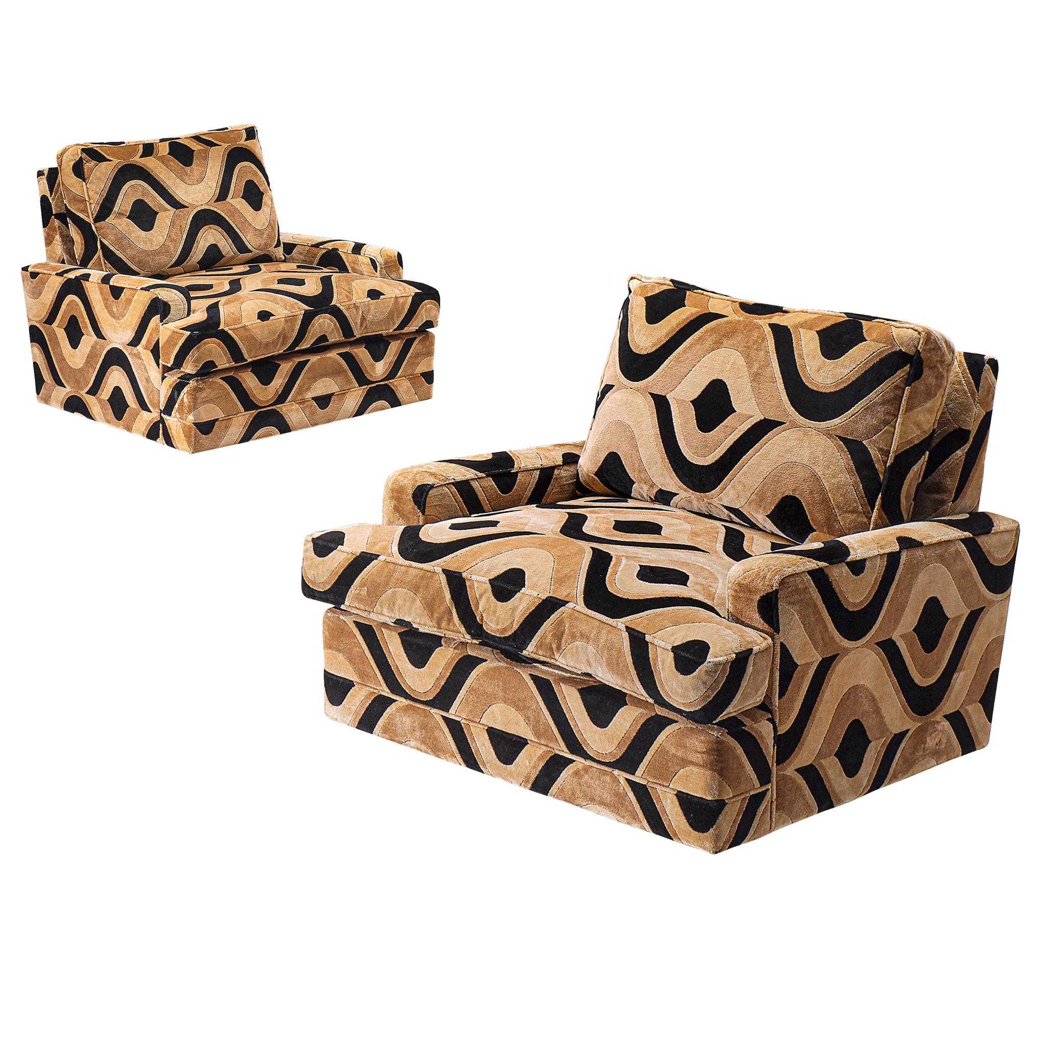 Grand French Pair of Lounge Chairs in Patterned Fabric at 1stDibs