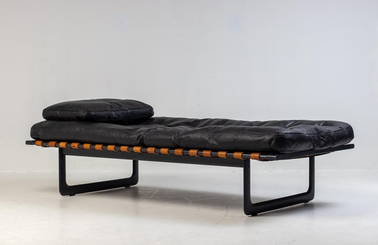 "Grand Italia" Black Leather Daybed by De Pas, D'Urbino and Lomazzi For ...
