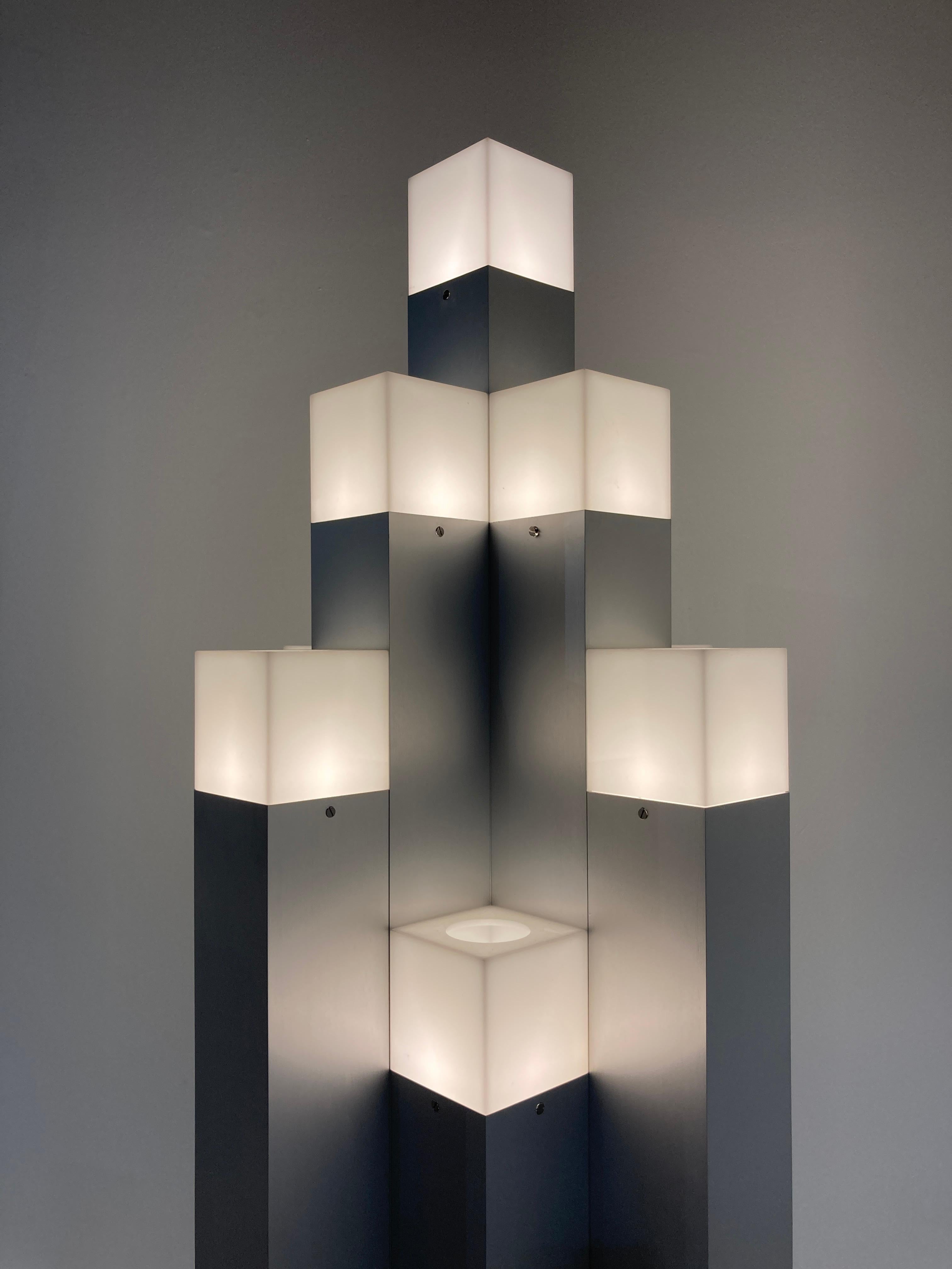 Grand Lampadaire 1970 par Mario Vento For Sale at 1stDibs
