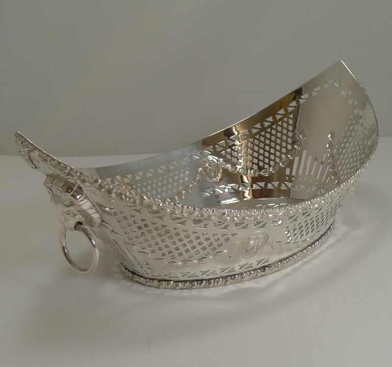 Grand Large Antique English Silver Plated Bread Basket, circa 1900 at ...