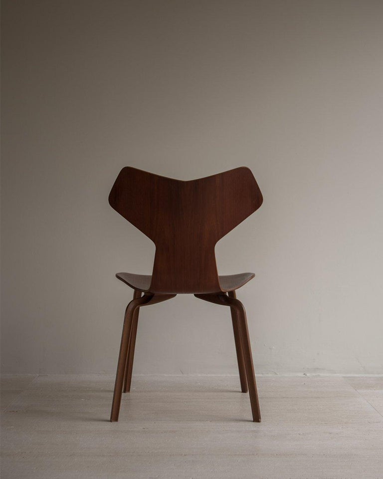 Grand Prix Chair - Arne Jacobsen Produced by Fritz Hansen For Sale at ...