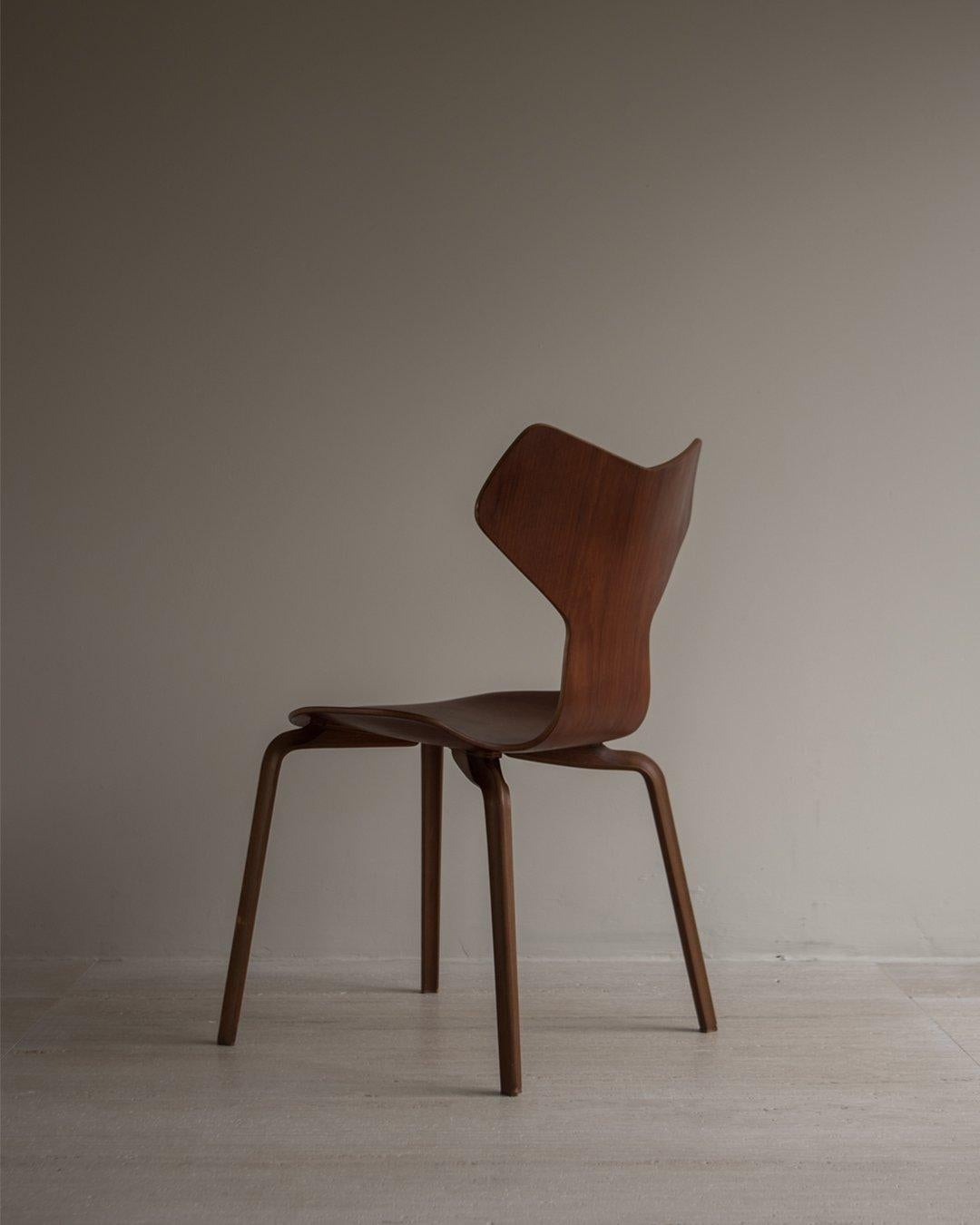 Grand Prix Chair - Arne Jacobsen Produced by Fritz Hansen at 1stDibs