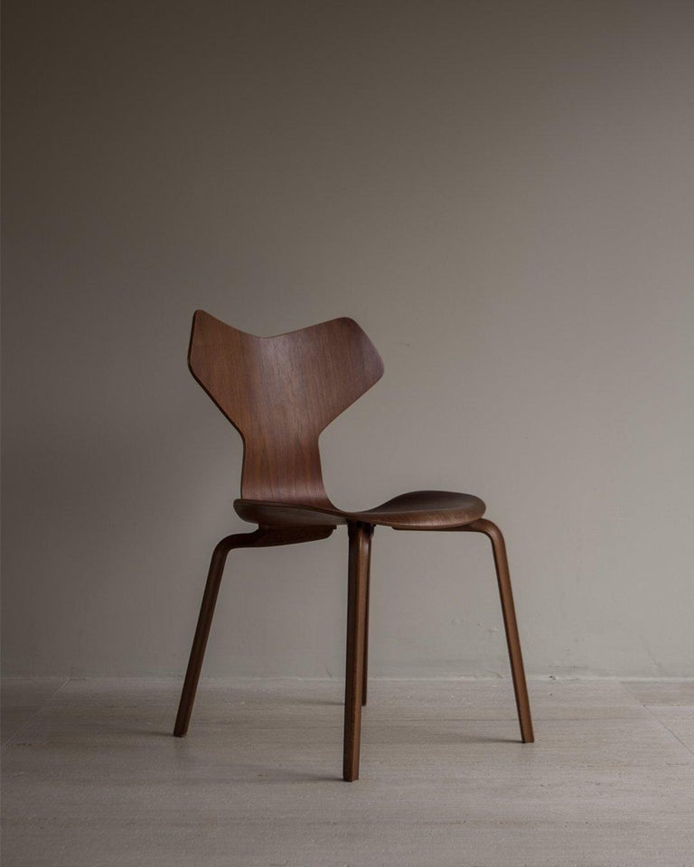 Grand Prix Chair - Arne Jacobsen Produced by Fritz Hansen For Sale at ...