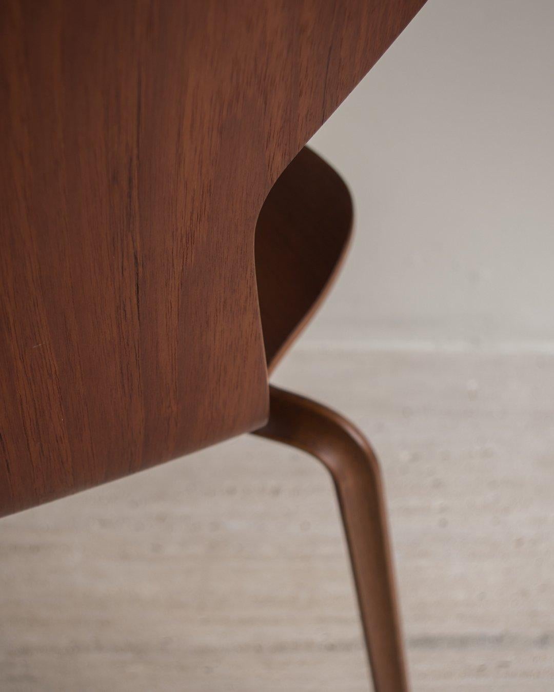 Grand Prix Chair - Arne Jacobsen Produced by Fritz Hansen at 1stDibs