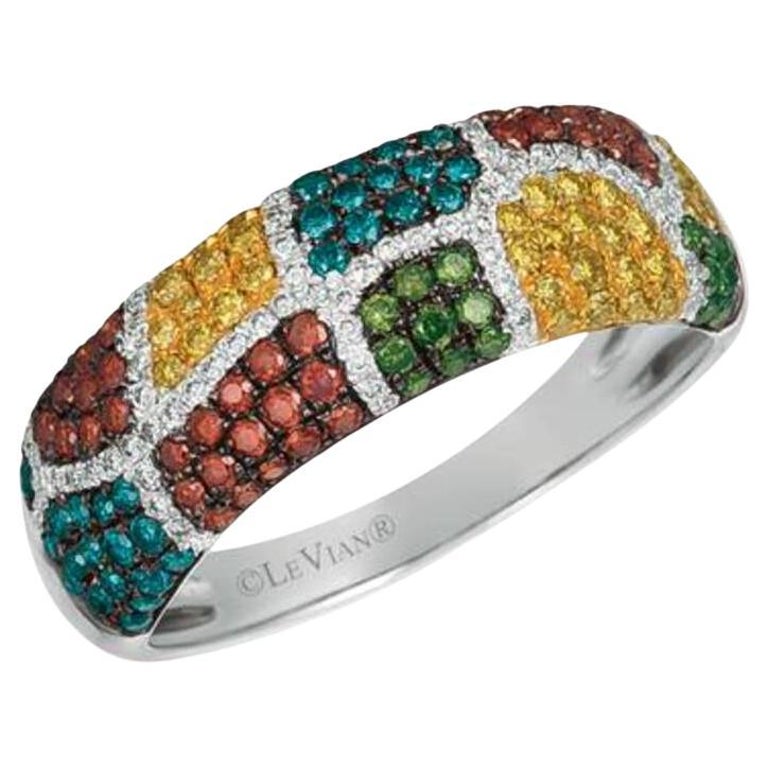 Grand Sample Sale Ring Featuring Kiwiberry Green Diamonds For Sale at ...