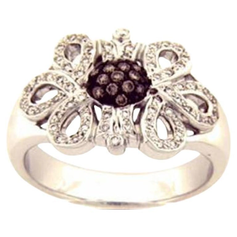Grand Sample Sale Ring Featuring Set in 18k Vanilla Gold For Sale at ...