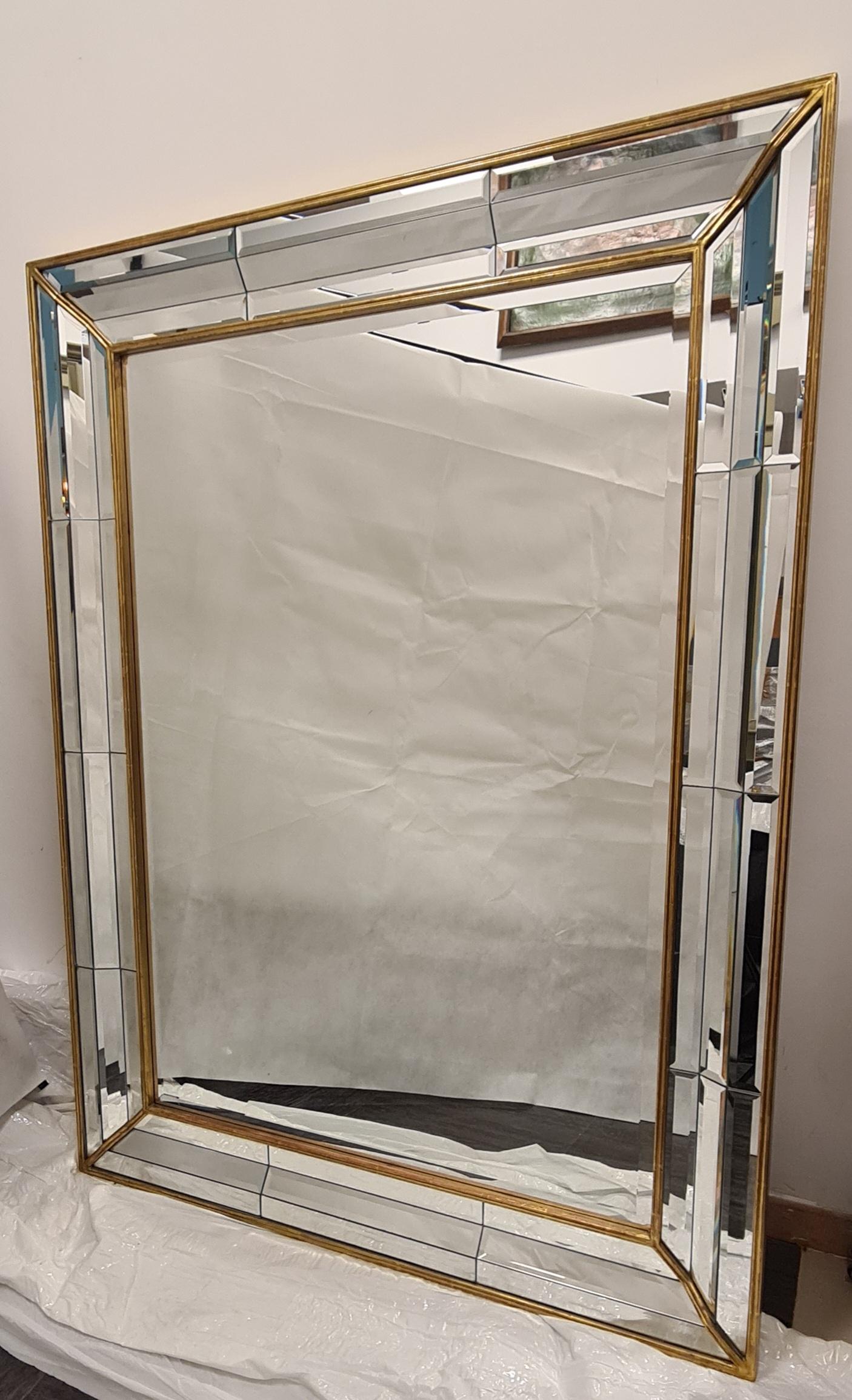 Espejo grande con cristal biselado en venta en 1stDibs