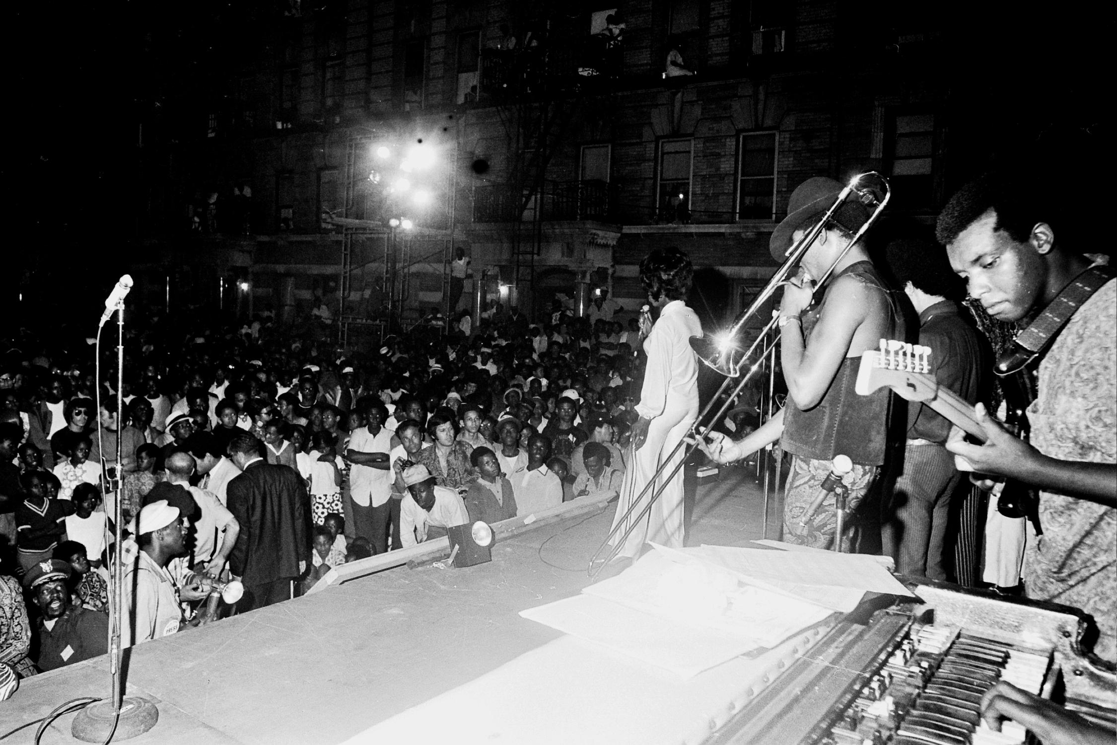 Grant Harper Reid - Maxine Brown - Jimi Hendrix's Opener on Stage in ...