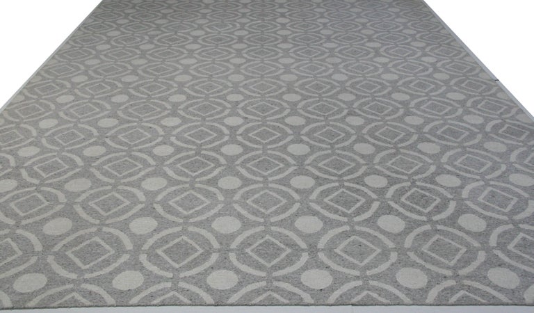 Gray and Ivory Pattern Rug For Sale at 1stDibs