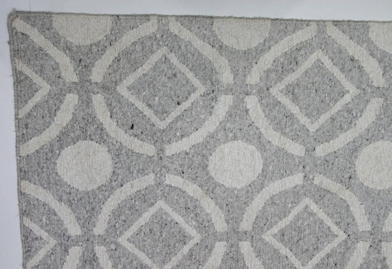 Gray and Ivory Pattern Rug For Sale at 1stDibs
