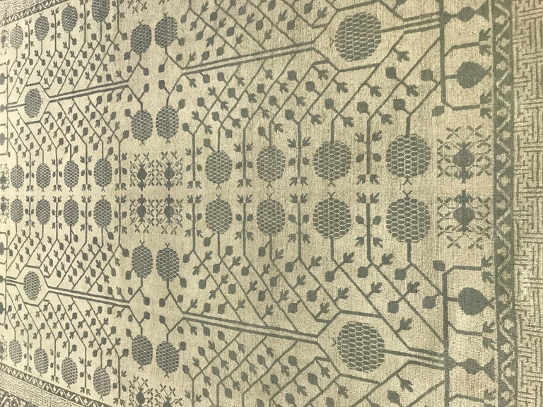 Gray Pomegranate Design Hand Knotted Wool Area Rug For Sale at 1stDibs