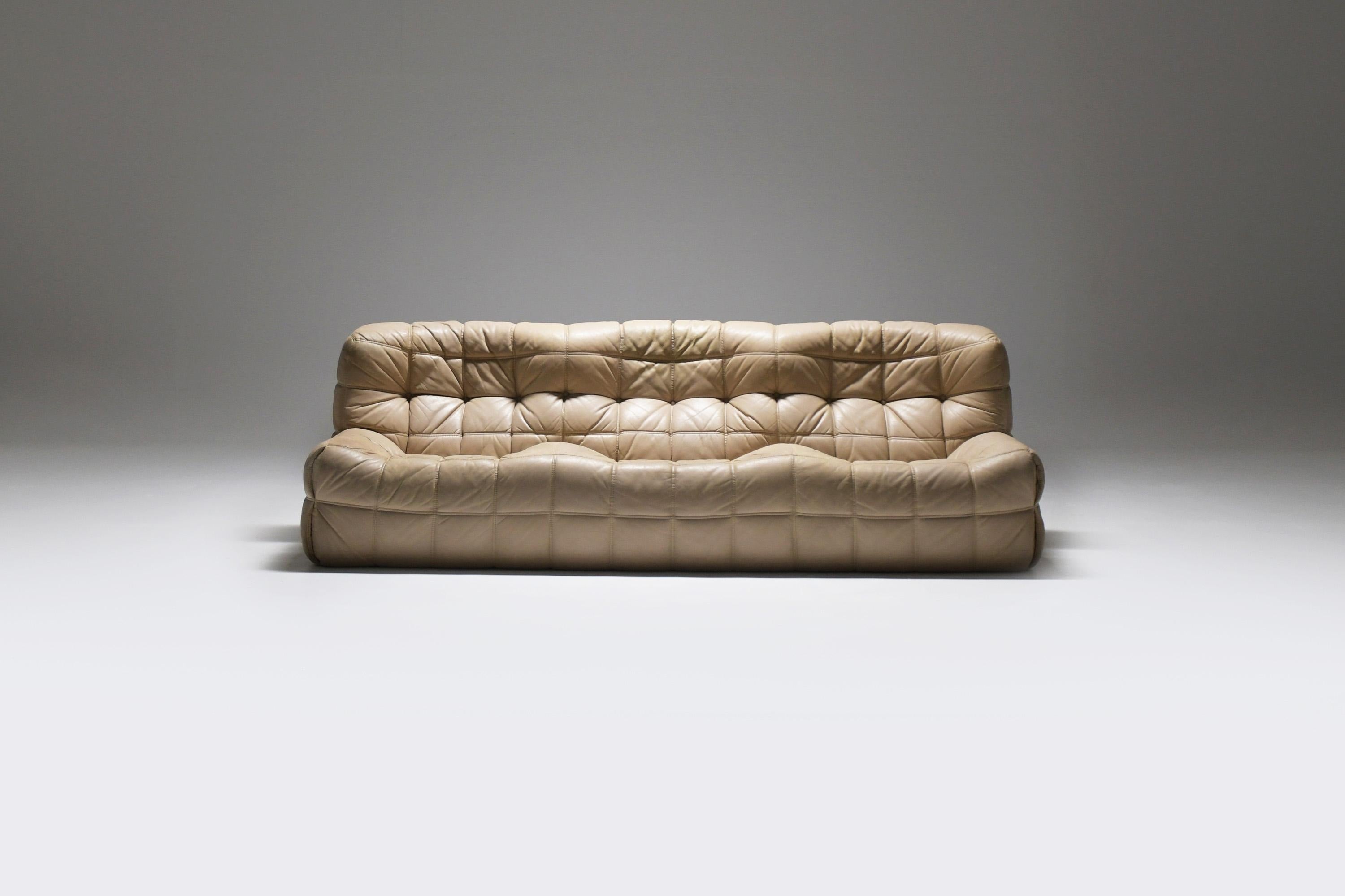 Great Kashima in its original beige leather by Michel Ducaroy for Ligne ...