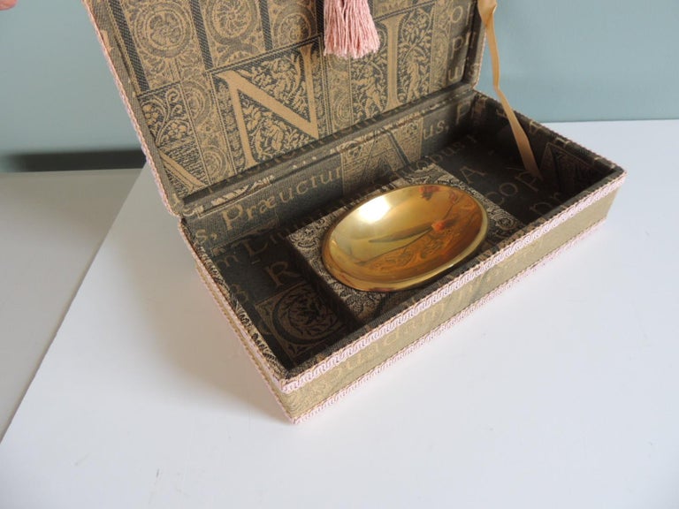 Green and Pink Fabric Covered Vanity Table Box Set For Sale at 1stDibs