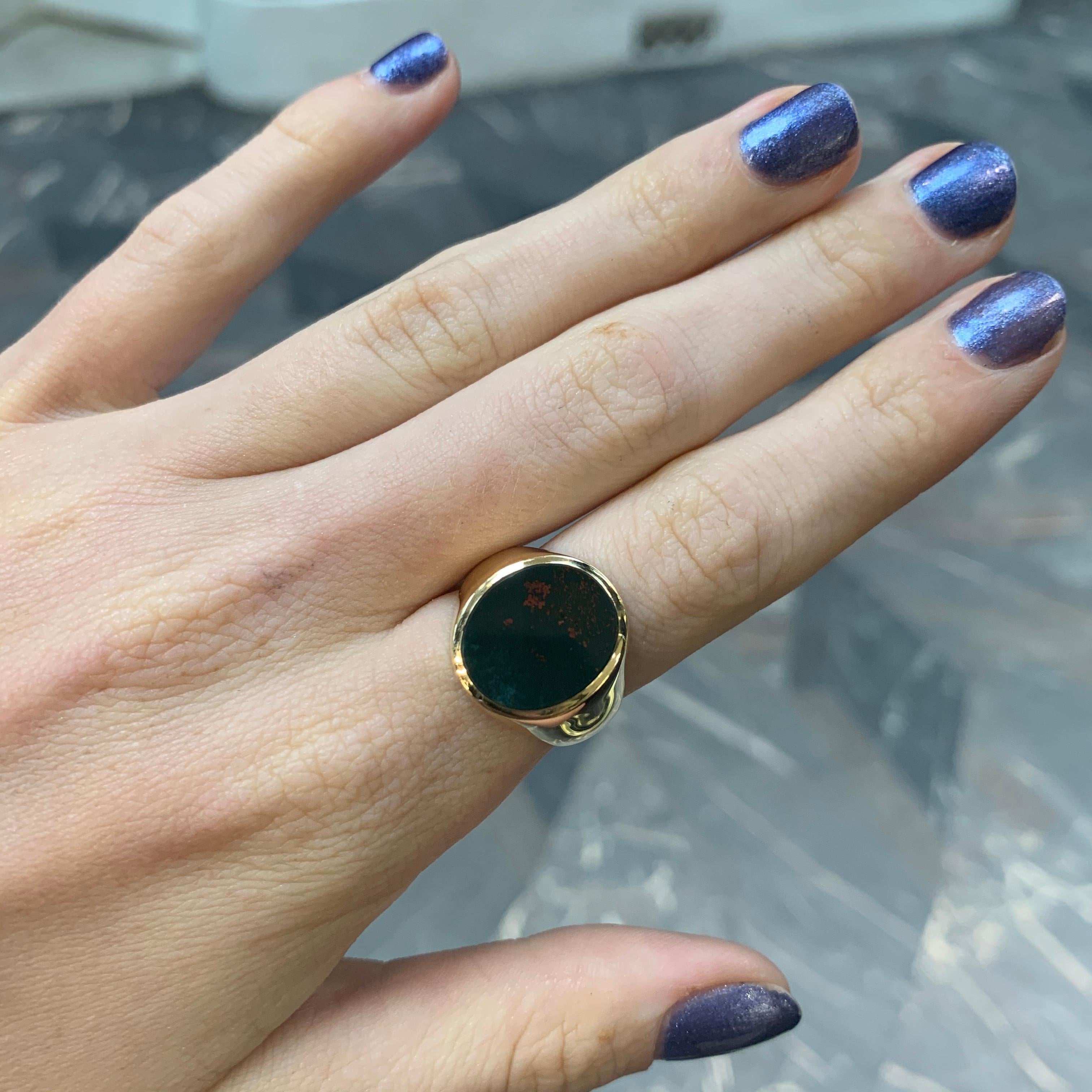 Green and Red Bloodstone Signet Ring Set in 18 Karat Yellow Gold For ...