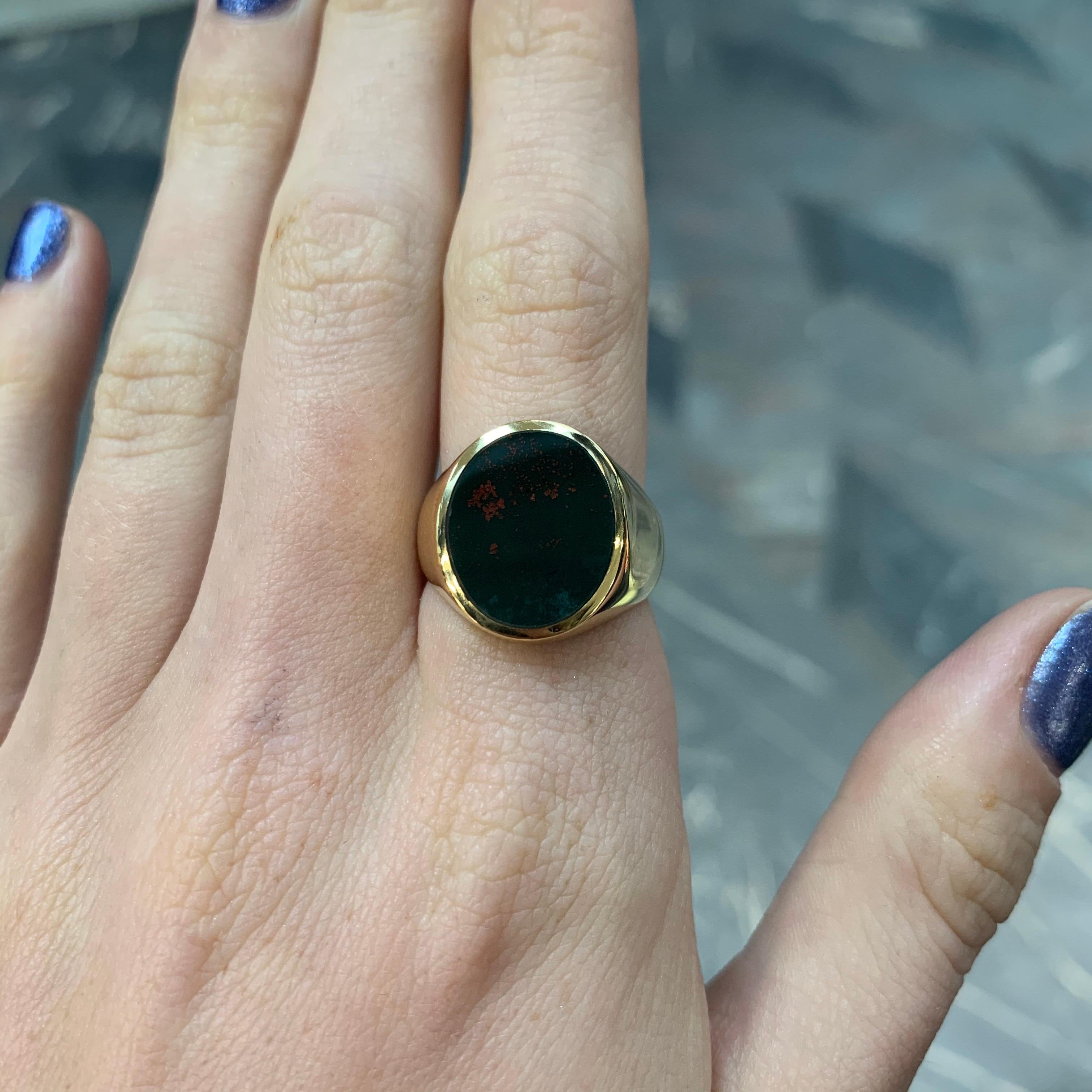 Green and Red Bloodstone Signet Ring Set in 18 Karat Yellow Gold For ...