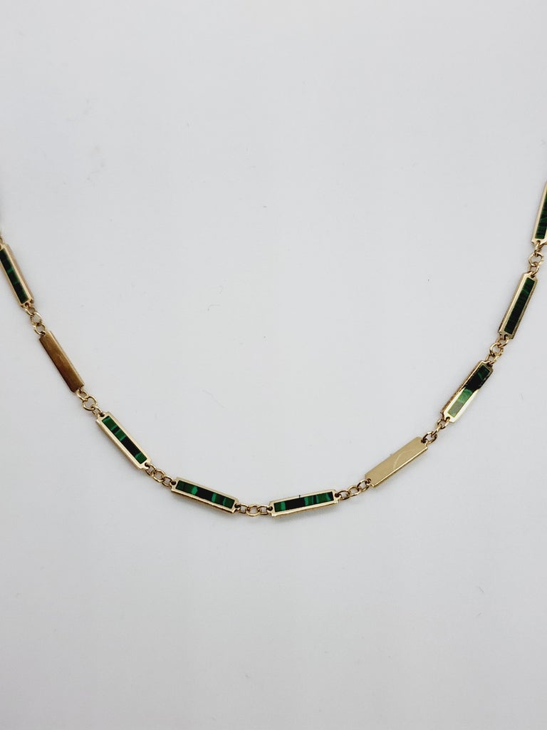 Green Color Gem Yellow Gold Link Chain Necklace For Sale at 1stDibs