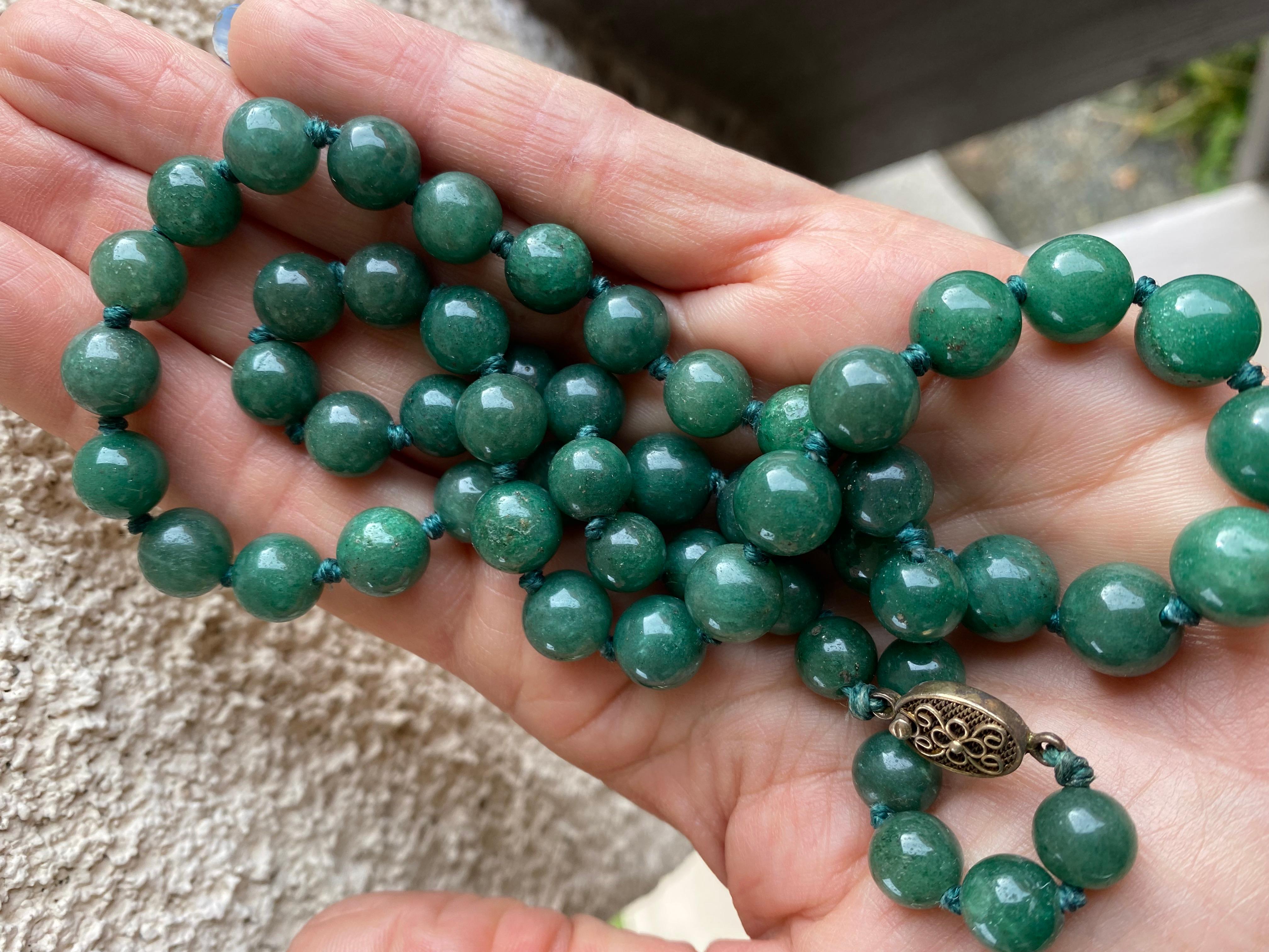 Green Jade Bead Necklace, circa 1970s For Sale at 1stDibs