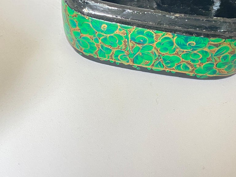 Green Indian Lacquered Box Decorative Box, 20th century For Sale at 1stDibs