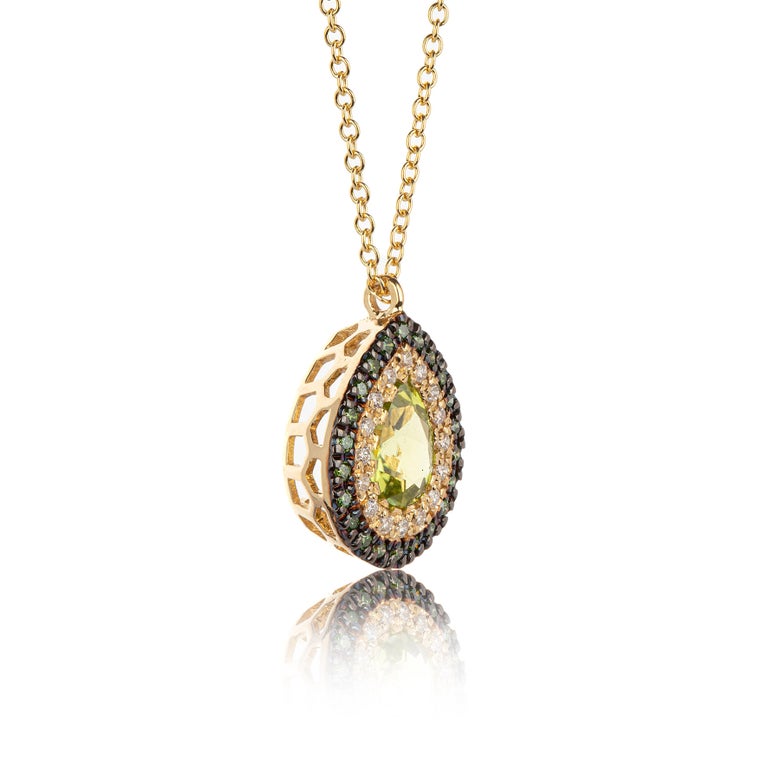 Green Peridot Pear Shape Necklace in 18Kt Yellow Gold with pave ...