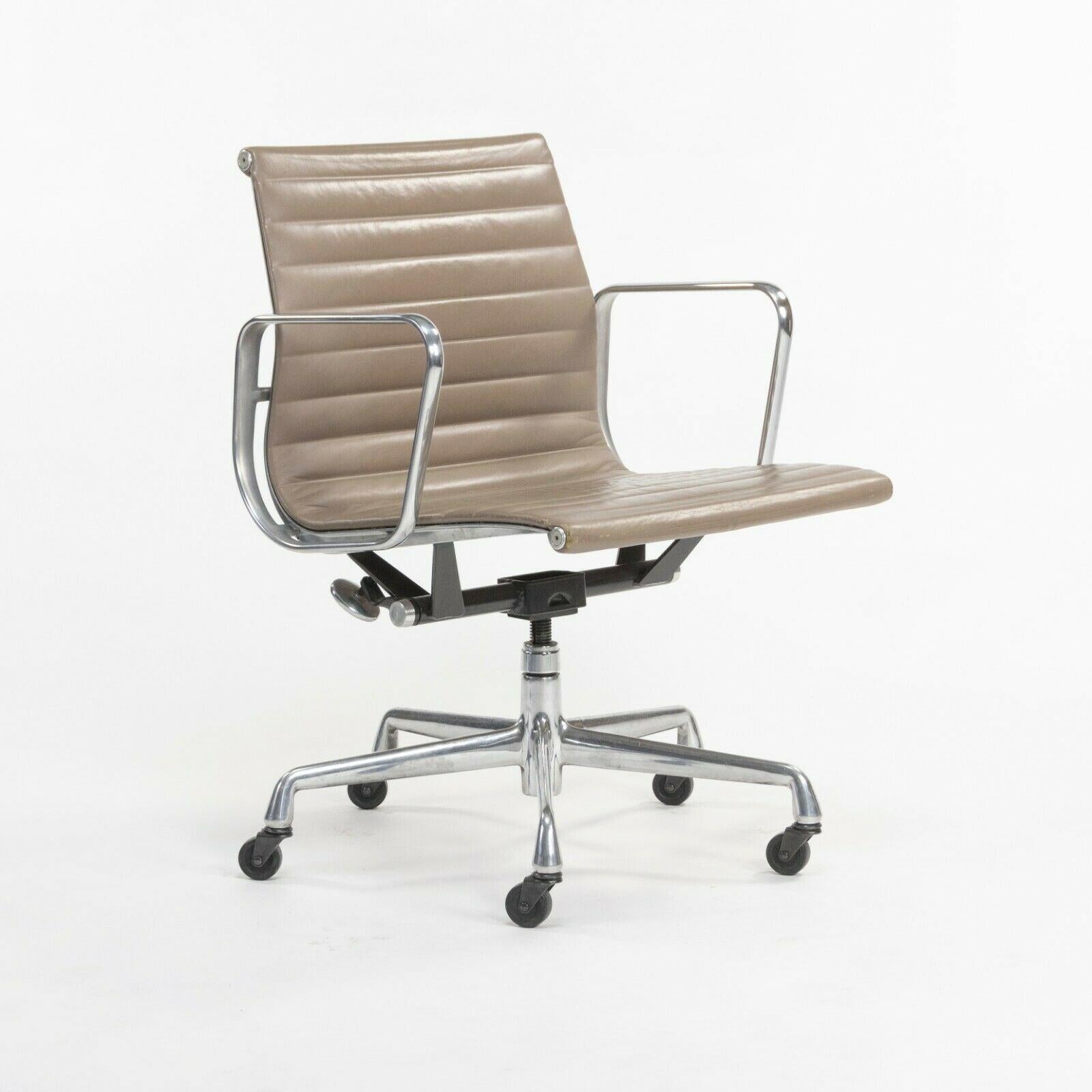 Greige Leather Herman Miller Eames Aluminum Group Management Desk Chair ...