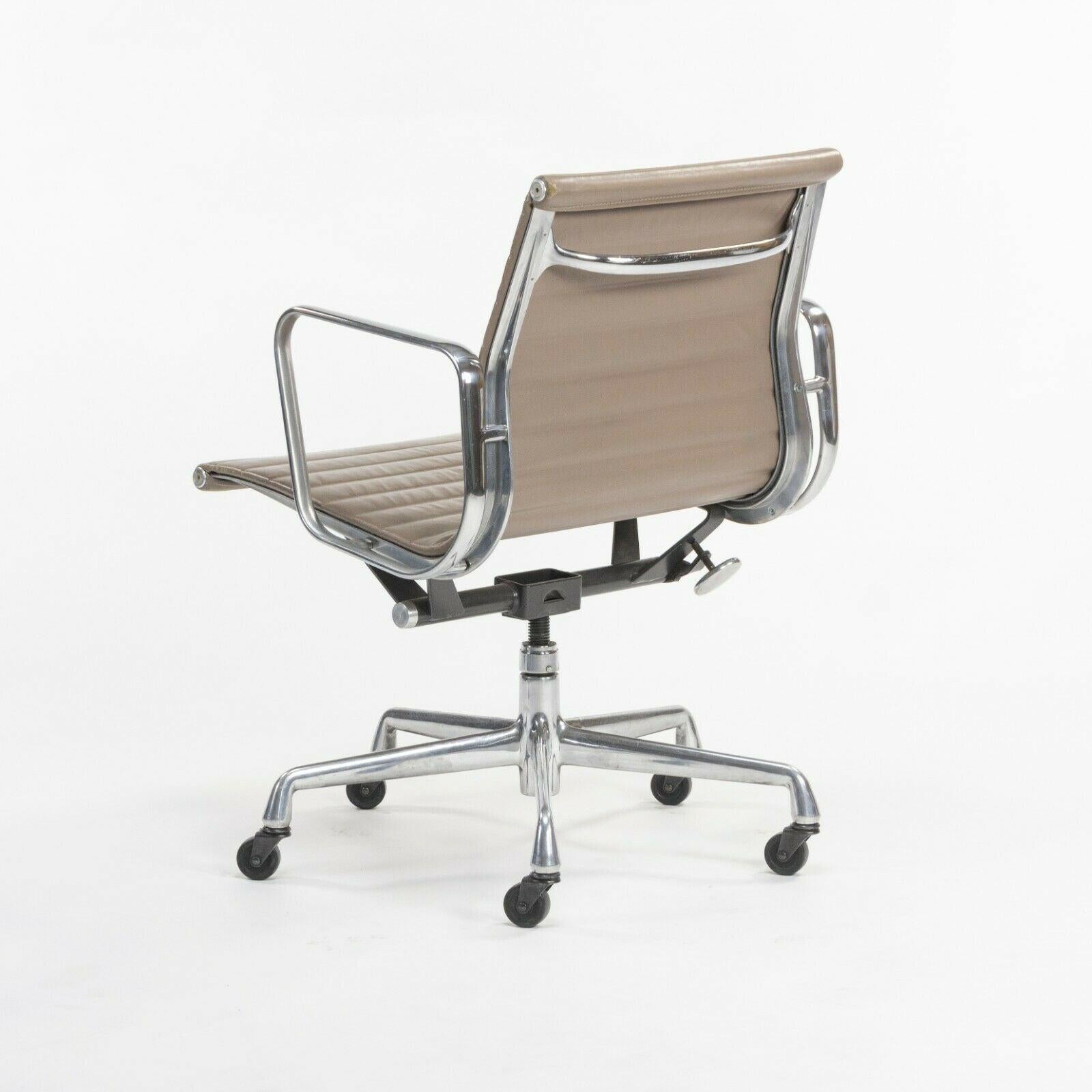 Greige Leather Herman Miller Eames Aluminum Group Management Desk Chair ...