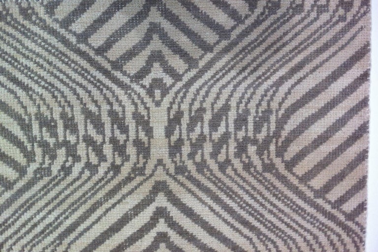 Grey Ogee Pattern Rug For Sale at 1stDibs