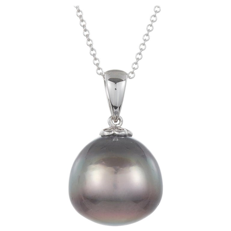 Grey Pearl Pendant Necklace on Chain 18 Karat White Gold For Sale at ...
