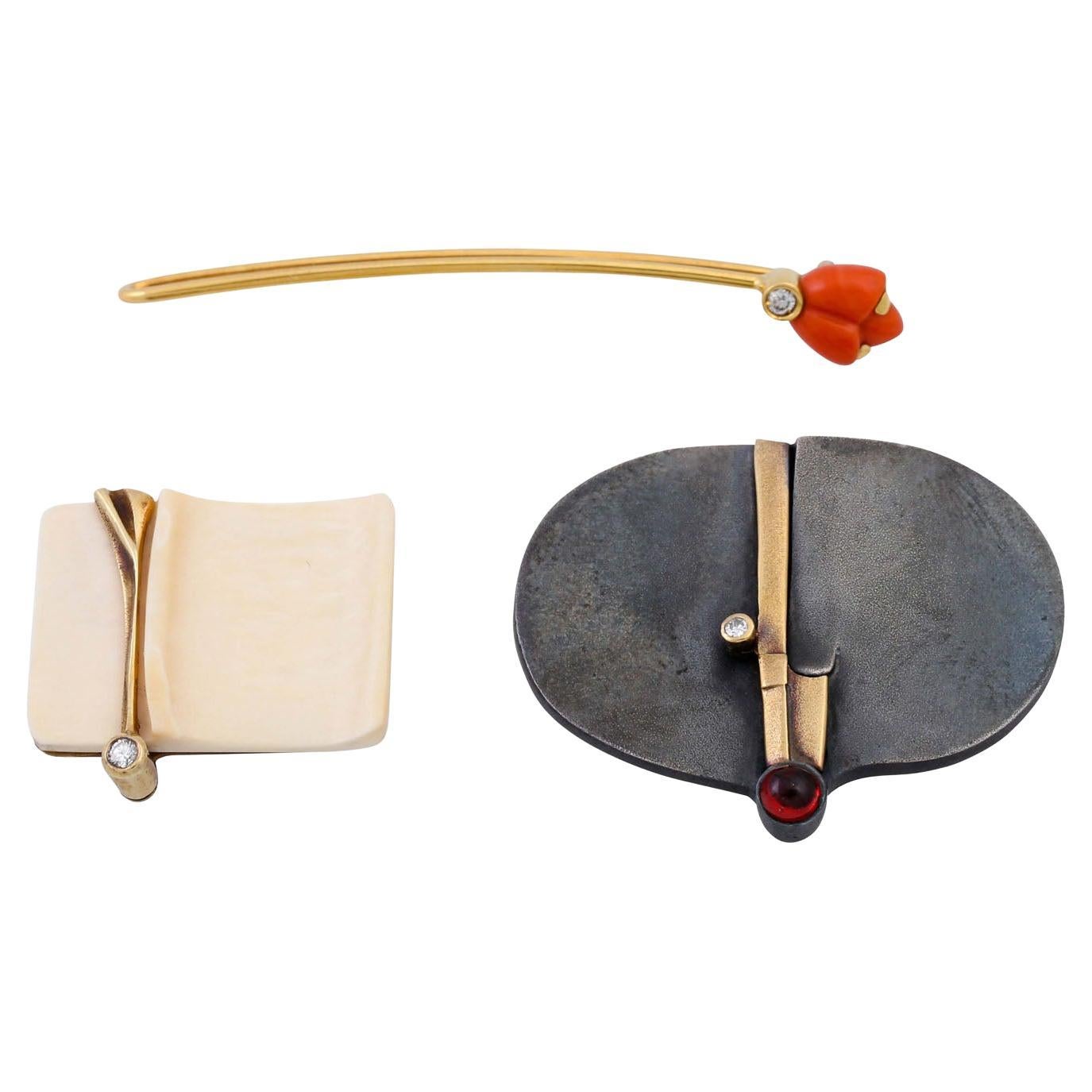 Group of 2 Brooches For Sale at 1stDibs