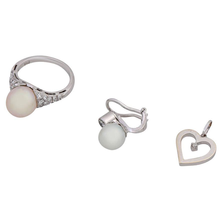 Collection of Pearl Jewelry 5 Pieces For Sale at 1stDibs