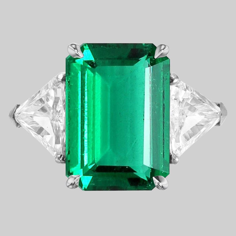 GRS 6.71 Carat Vivid Green Emerald Cut Diamond Ring For Sale at 1stDibs
