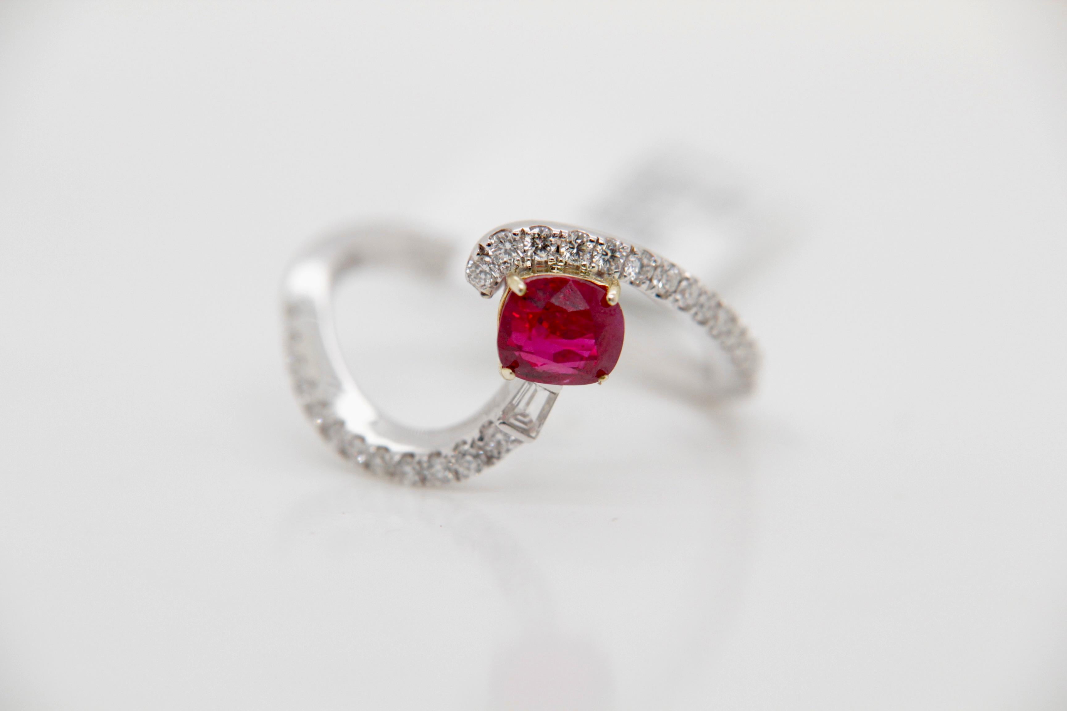 GRS Certified 0.95 Carat Burmese Ruby No Heat Pigeon Blood Ring in 18k Gold For Sale at 1stDibs