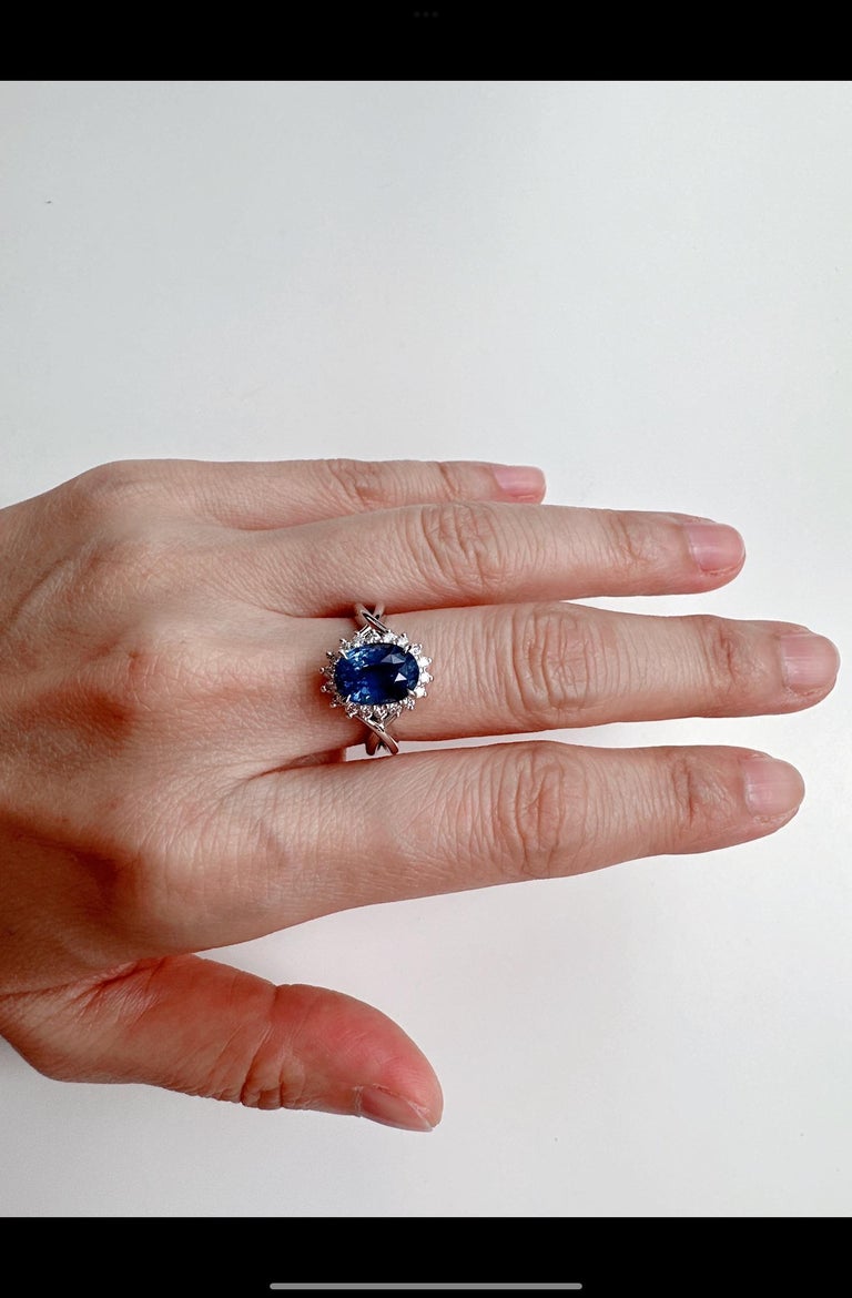 GRS Certified 4.74ct Cornflower Blue Sapphire Diamond Ring For Sale at 1stDibs