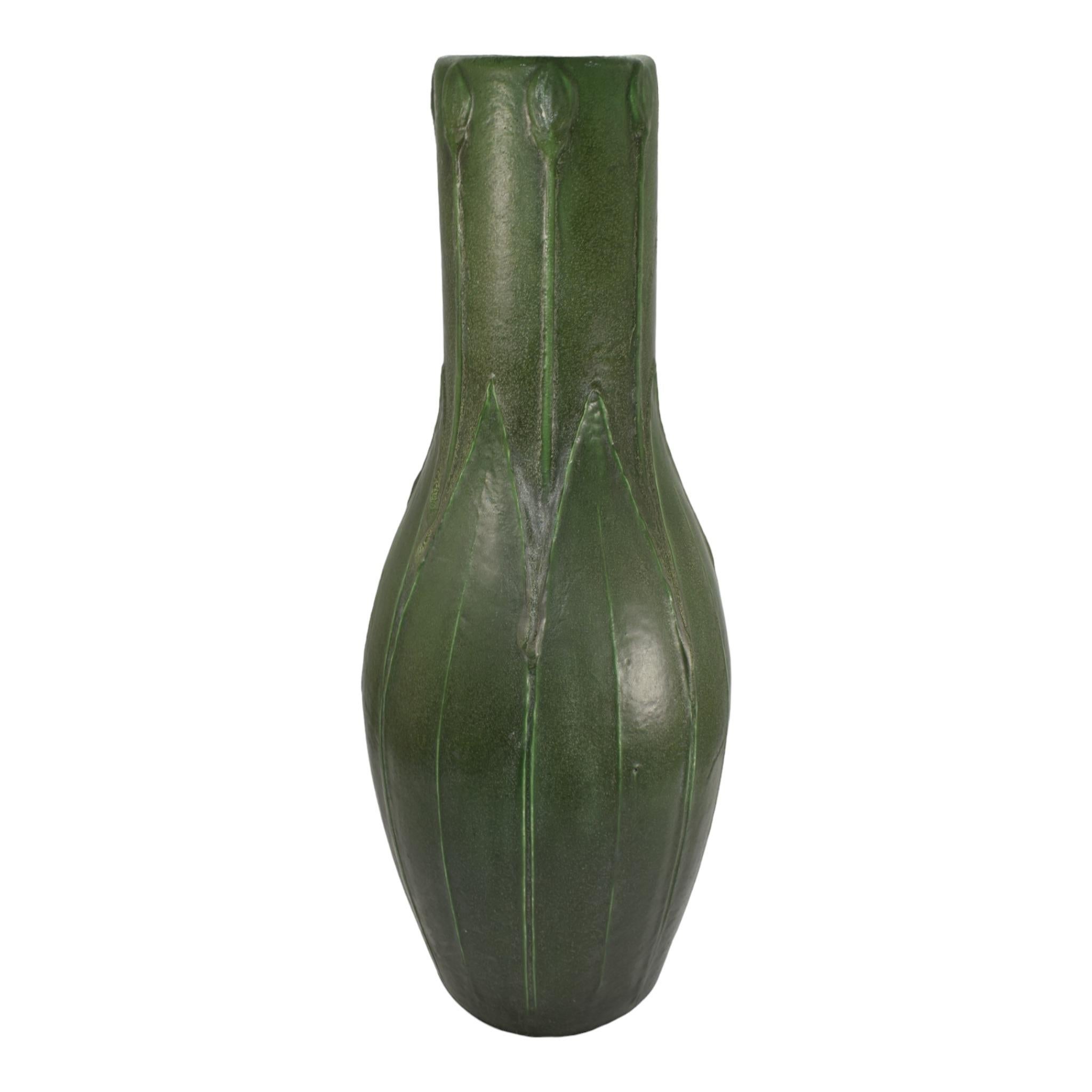 Grueby Faience 1900s Vintage Art Pottery Matte Green Ceramic Floor Vase For Sale at 1stDibs