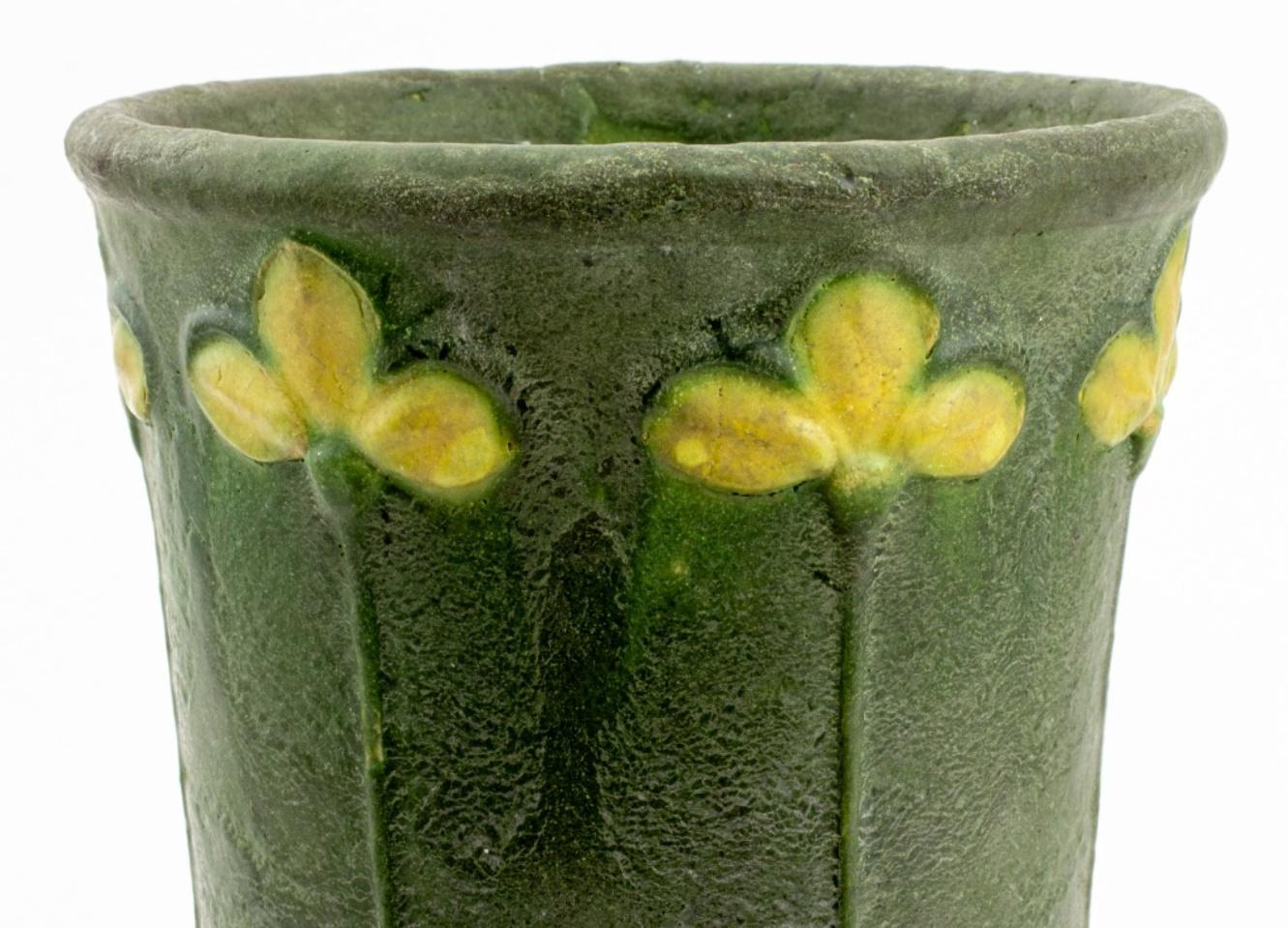 Grueby Pottery Matte Green Tulip Vase, ca. 1905 For Sale at 1stDibs