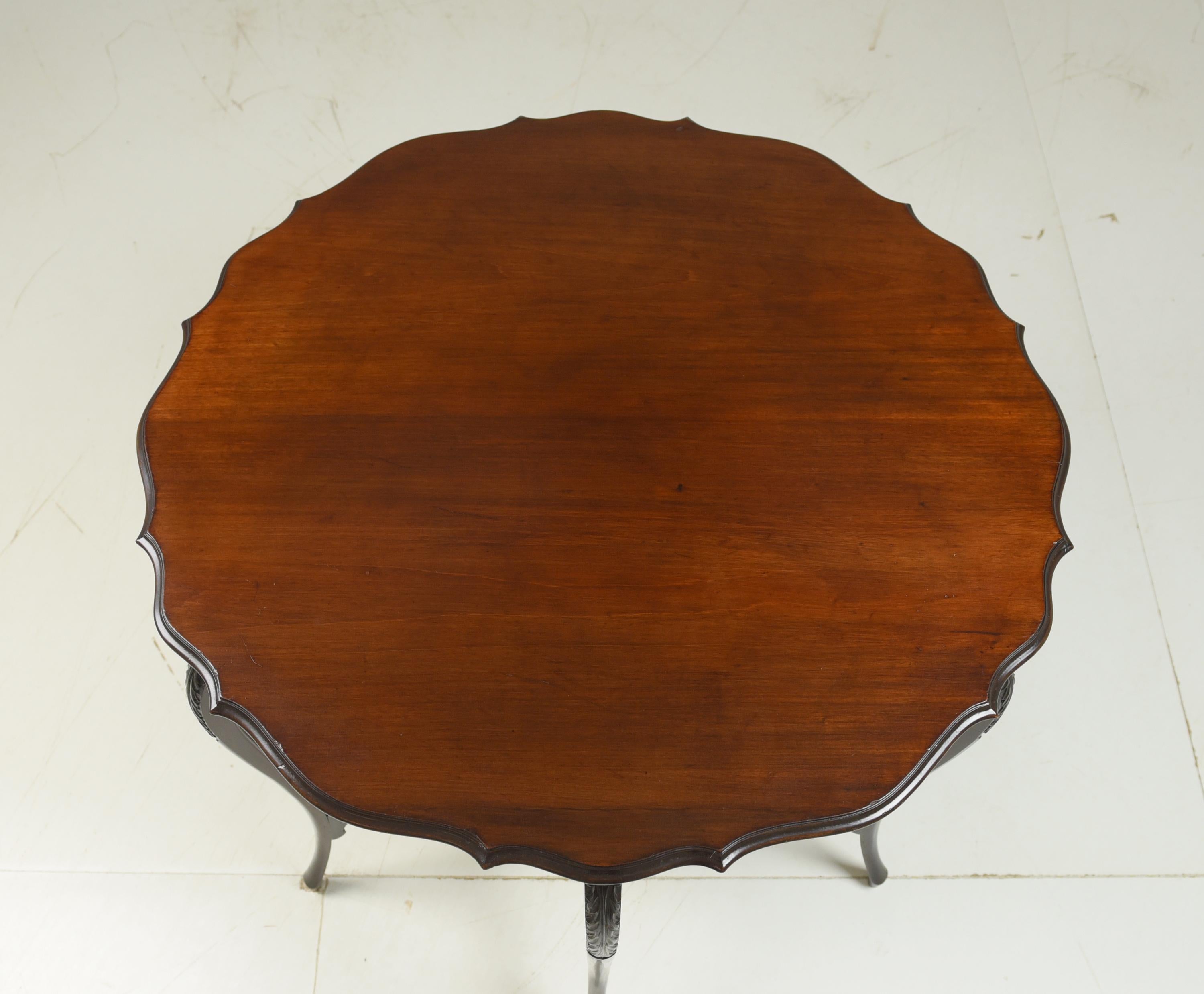 Gründerzeit English Coffee Table / Side Table in Mahogany, 1900 For ...
