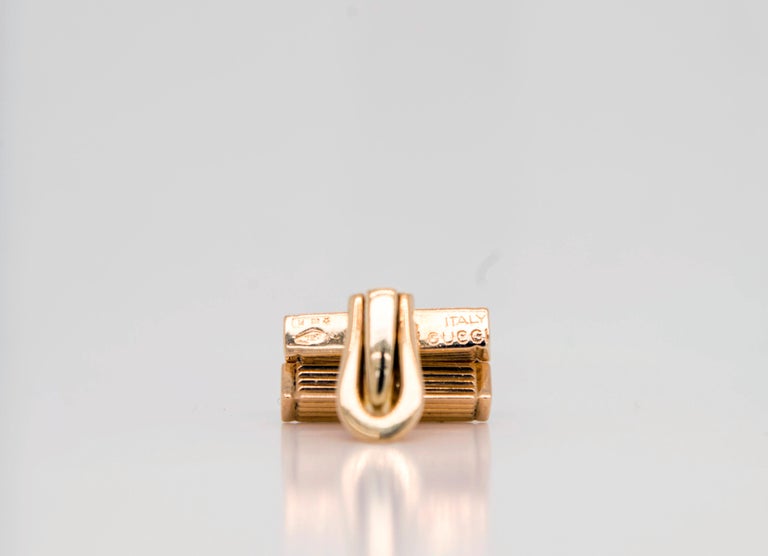 Gucci 18 Karat Gold Bar Cufflinks For Sale at 1stDibs