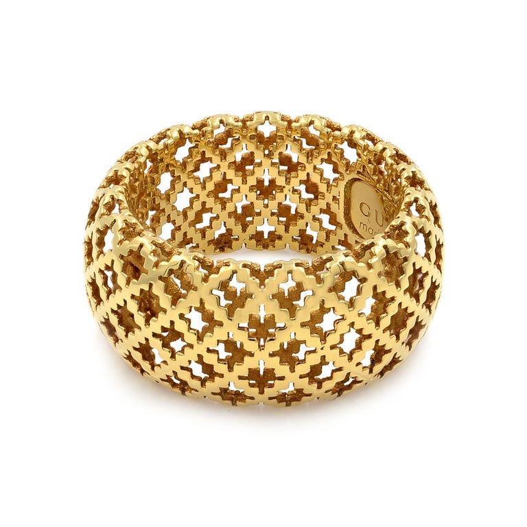 Gucci 18 Karat Yellow Gold Diamantissima Iconic Ring at 1stDibs
