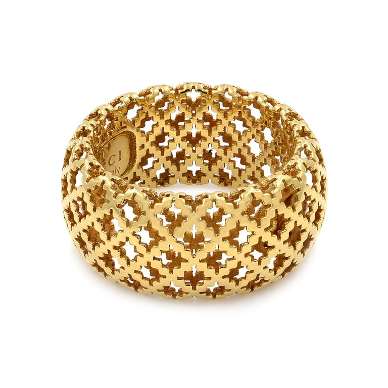 Gucci 18 Karat Yellow Gold Diamantissima Iconic Ring at 1stDibs