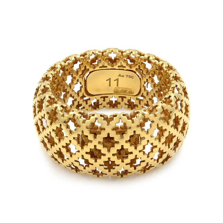 Gucci 18 Karat Yellow Gold Diamantissima Iconic Ring at 1stDibs
