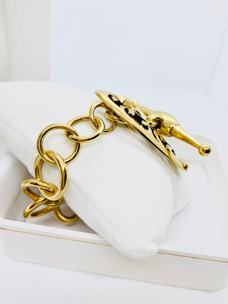 Gucci 18 Karat Gold Link Bracelet with Toggle Clasp and Heart Shaped ...