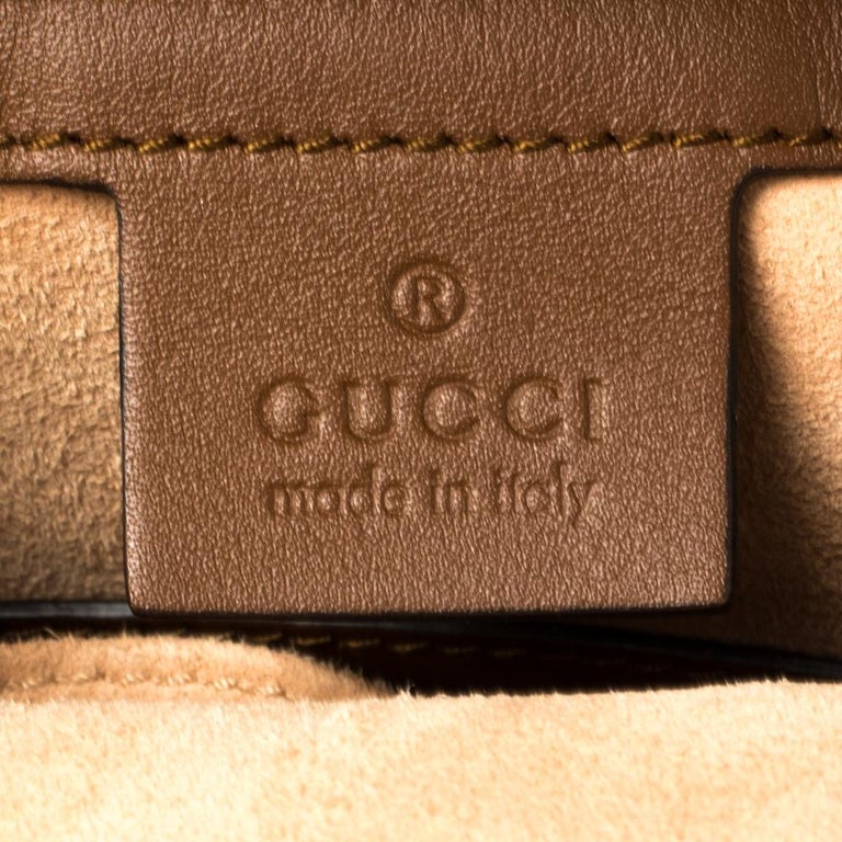 Gucci Beige/Brown Bee Embroidered GG Supreme Canvas Small Day Backpack ...