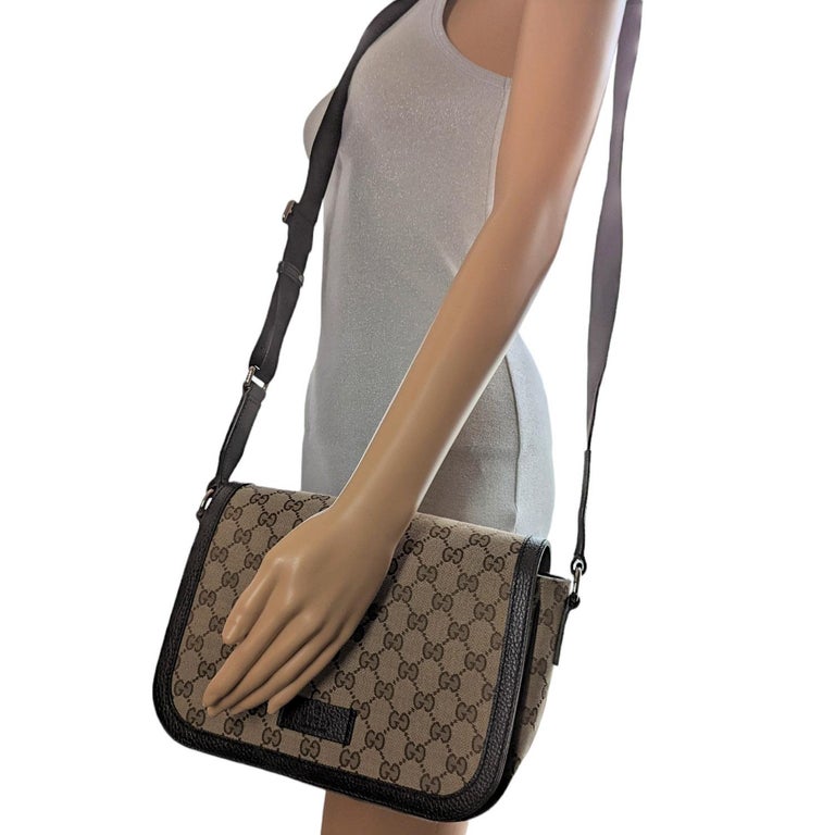 Gucci Beige GG Supreme Canvas Flap Messenger Bag at 1stDibs
