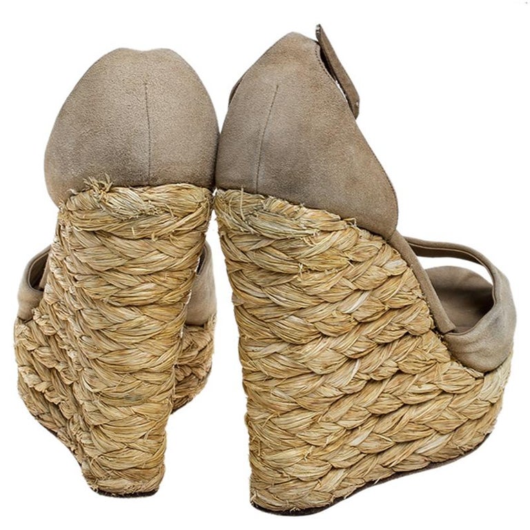 Gucci Beige Suede Raffia Wedge Peep Toe Ankle Strap Sandals Size 39 at ...