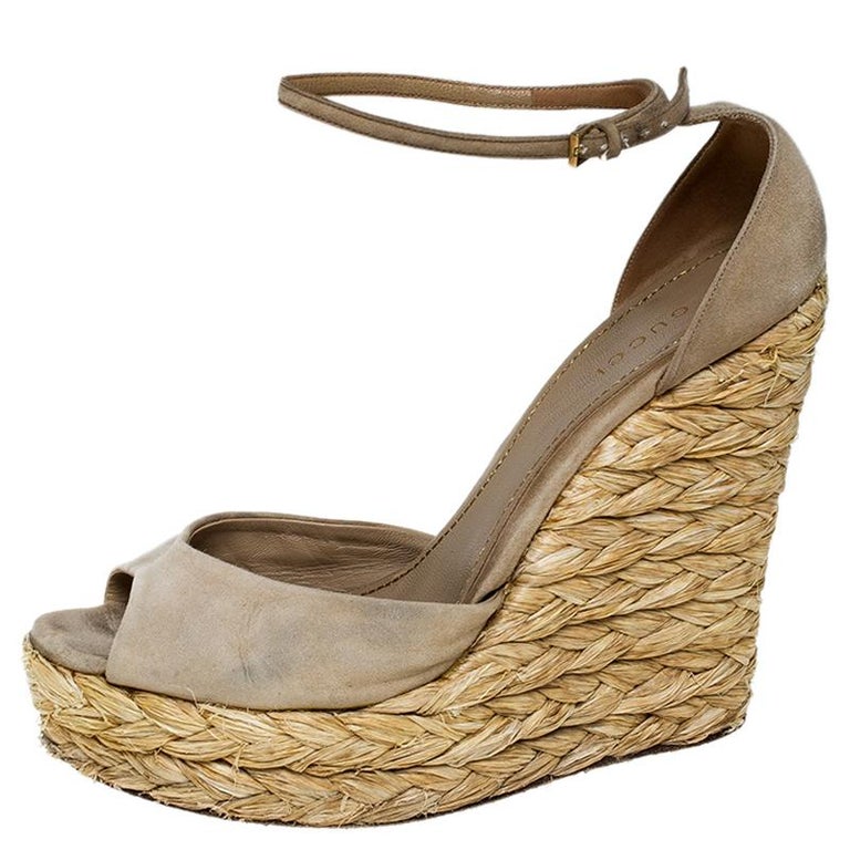 Gucci Beige Suede Raffia Wedge Peep Toe Ankle Strap Sandals Size 39 at ...