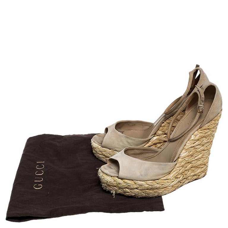 Gucci Beige Suede Raffia Wedge Peep Toe Ankle Strap Sandals Size 39 at ...
