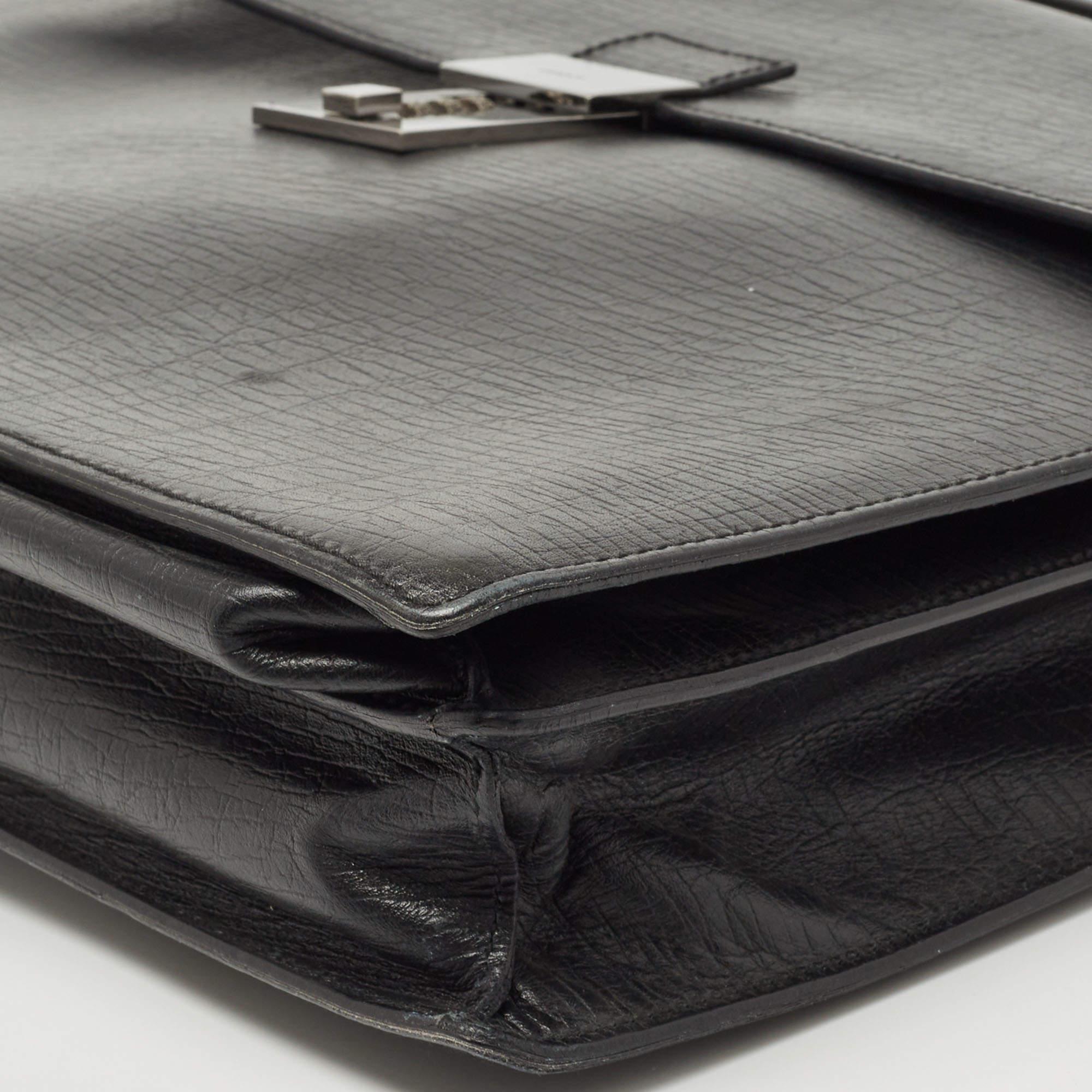 Gucci Black Textured Leather Combination Lock Briefcase For Sale at 1stDibs